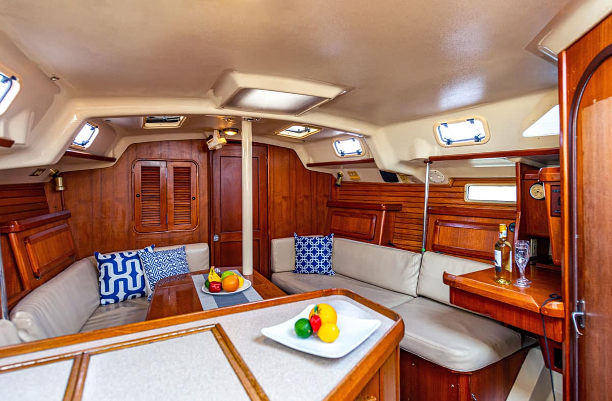 Hunter 38′ Sailboat Gallery - Cabo Sailing